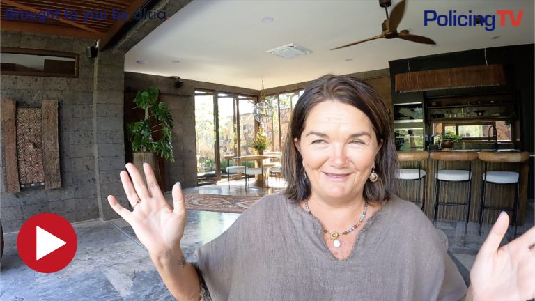 Meeting former NZ Police Det Sgt Tracey Rackliff at the hotel she now owns and runs in Bali ...